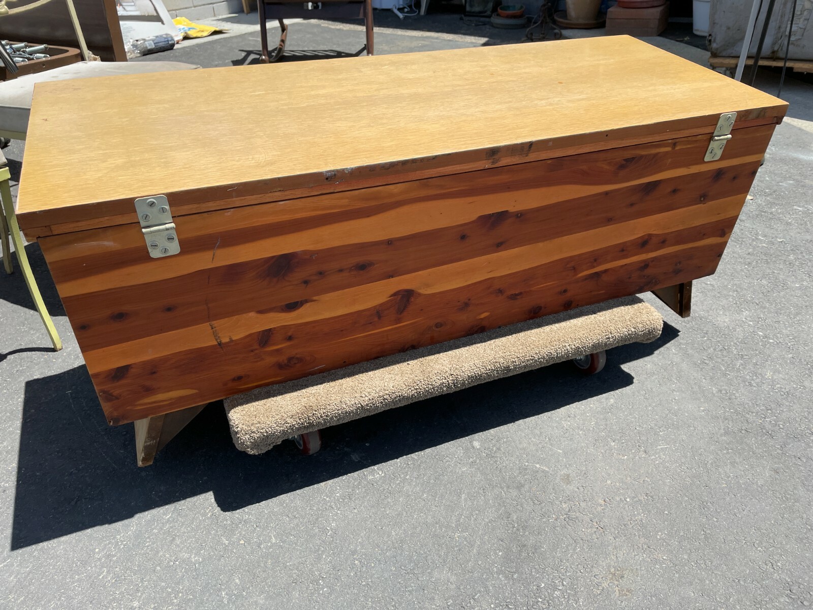 Купить Стволы и груди Lane Blonde Cedar Chest no key в интернет ...